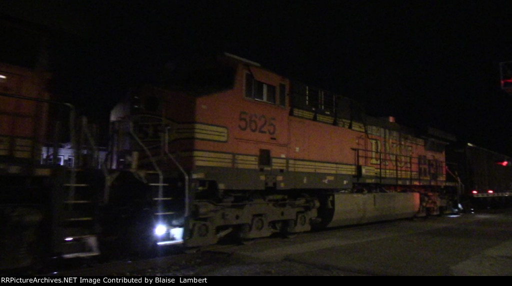 BNSF 5625